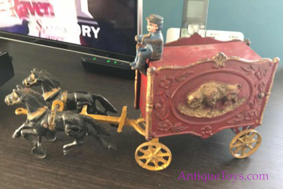 Hubley Royal Circus Buffalo Cast Iron *Antique Toys E-Museum ...