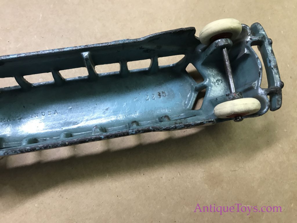 Hubley Streamliner Cast Iron Bus in Blue and Silver *SOLD ...