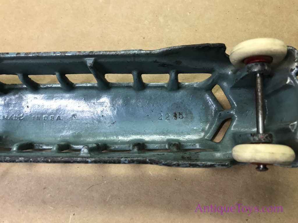 Hubley Streamliner Cast Iron Bus in Blue and Silver *SOLD ...