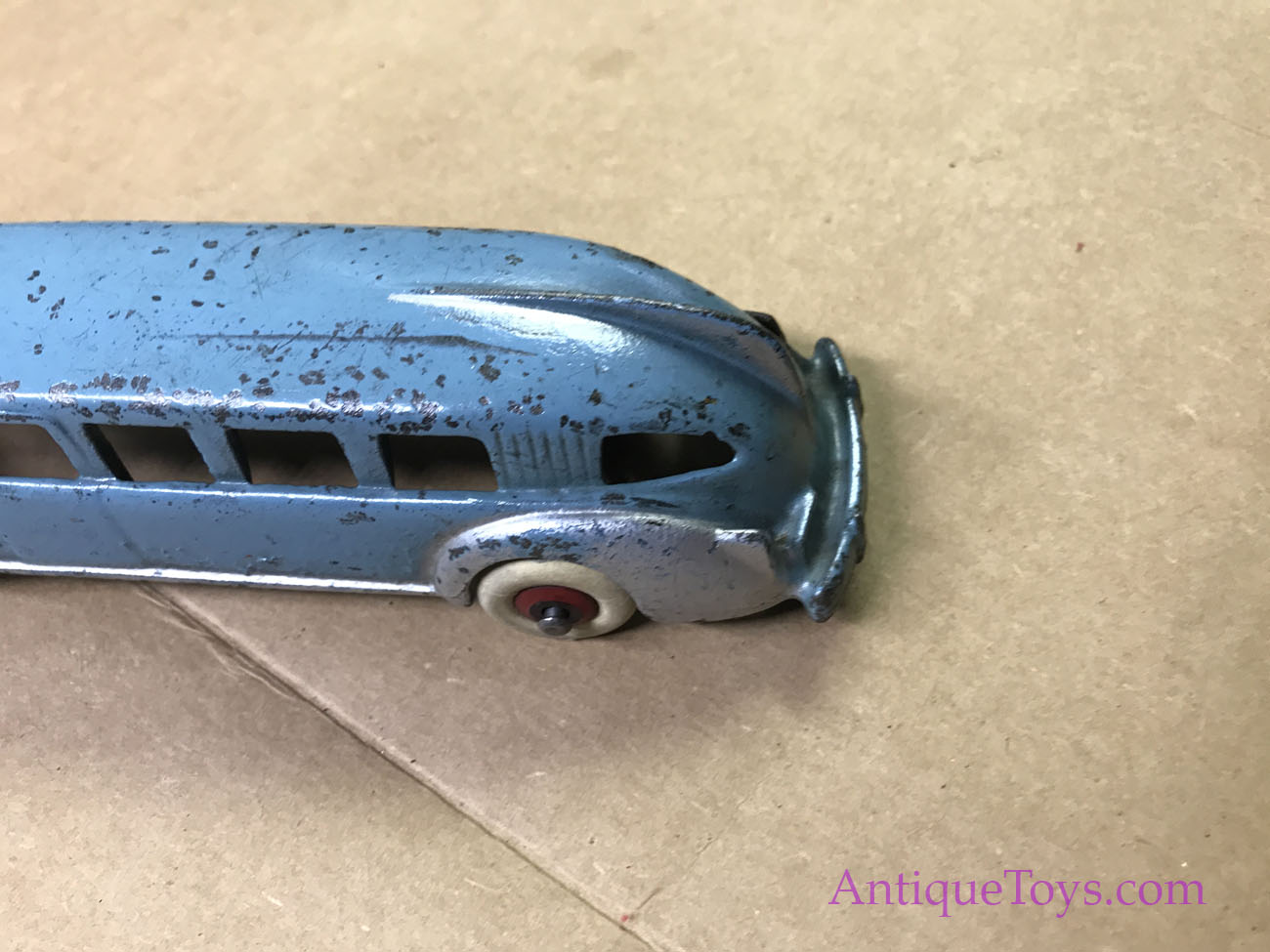 Hubley Streamliner Cast Iron Bus in Blue and Silver *SOLD ...