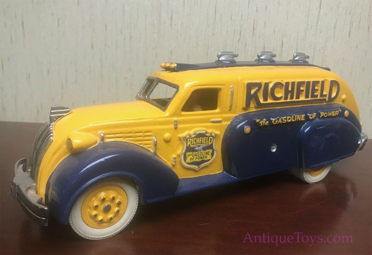 Cast-iron-chrysler-sehloff1001 – AntiqueToys.com – Antique Toys for Sale